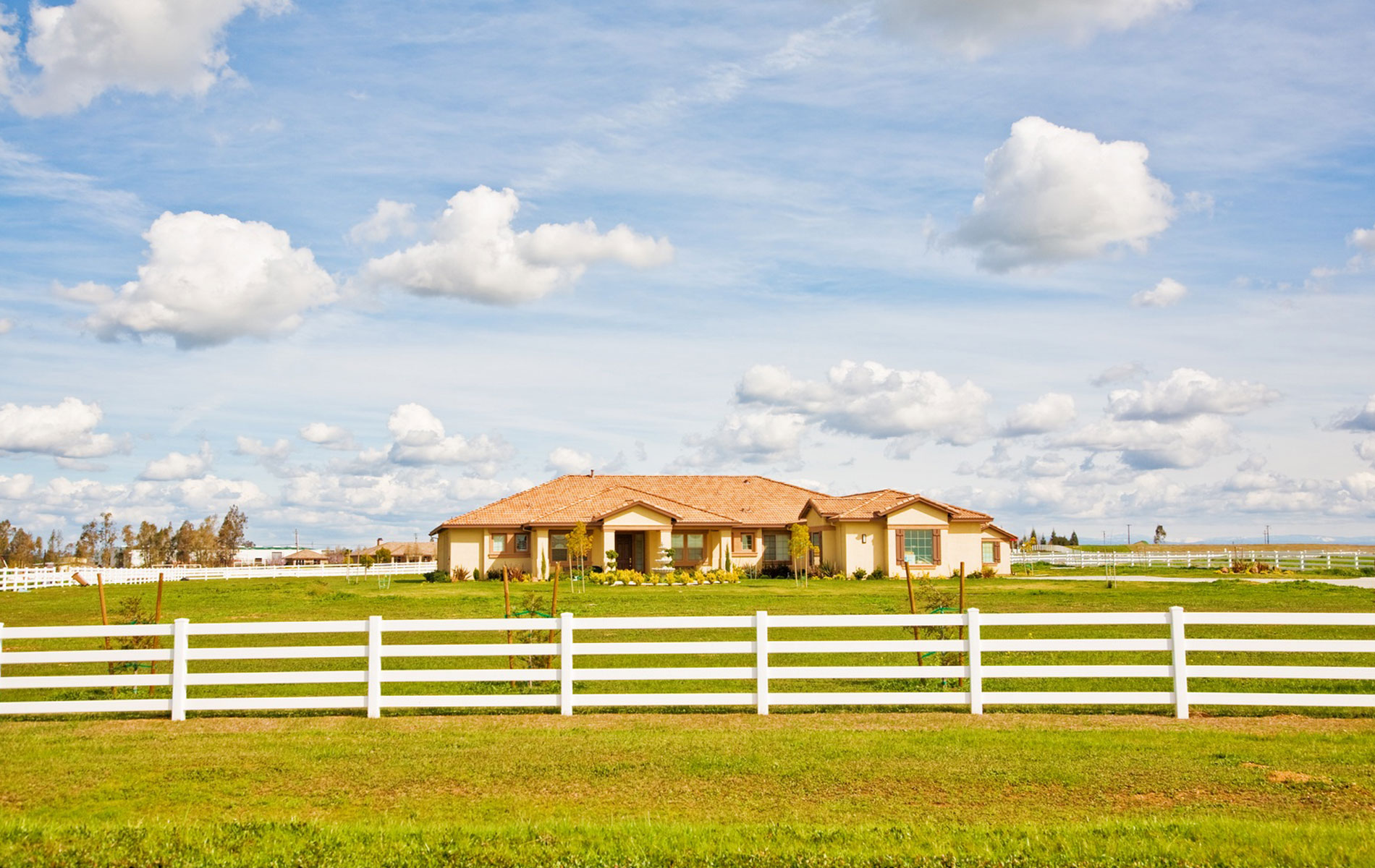 Winning Reasons Why Countryside Living Is the Best - Desert Flower Realty